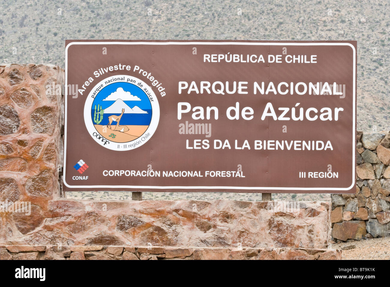 Board at the entrance to Parque National Pan de Azucar Atacama (III ...