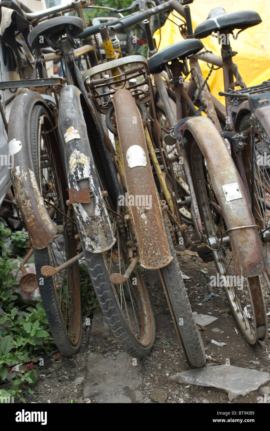 Old bycycle hi-res stock photography and images - Alamy