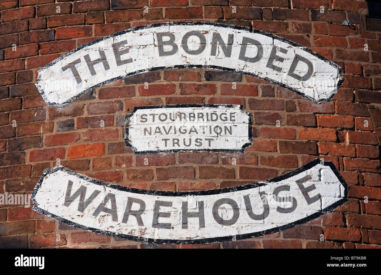 "The Bonded Warehouse" hand painted wall sign in Stourbridge Stock ...