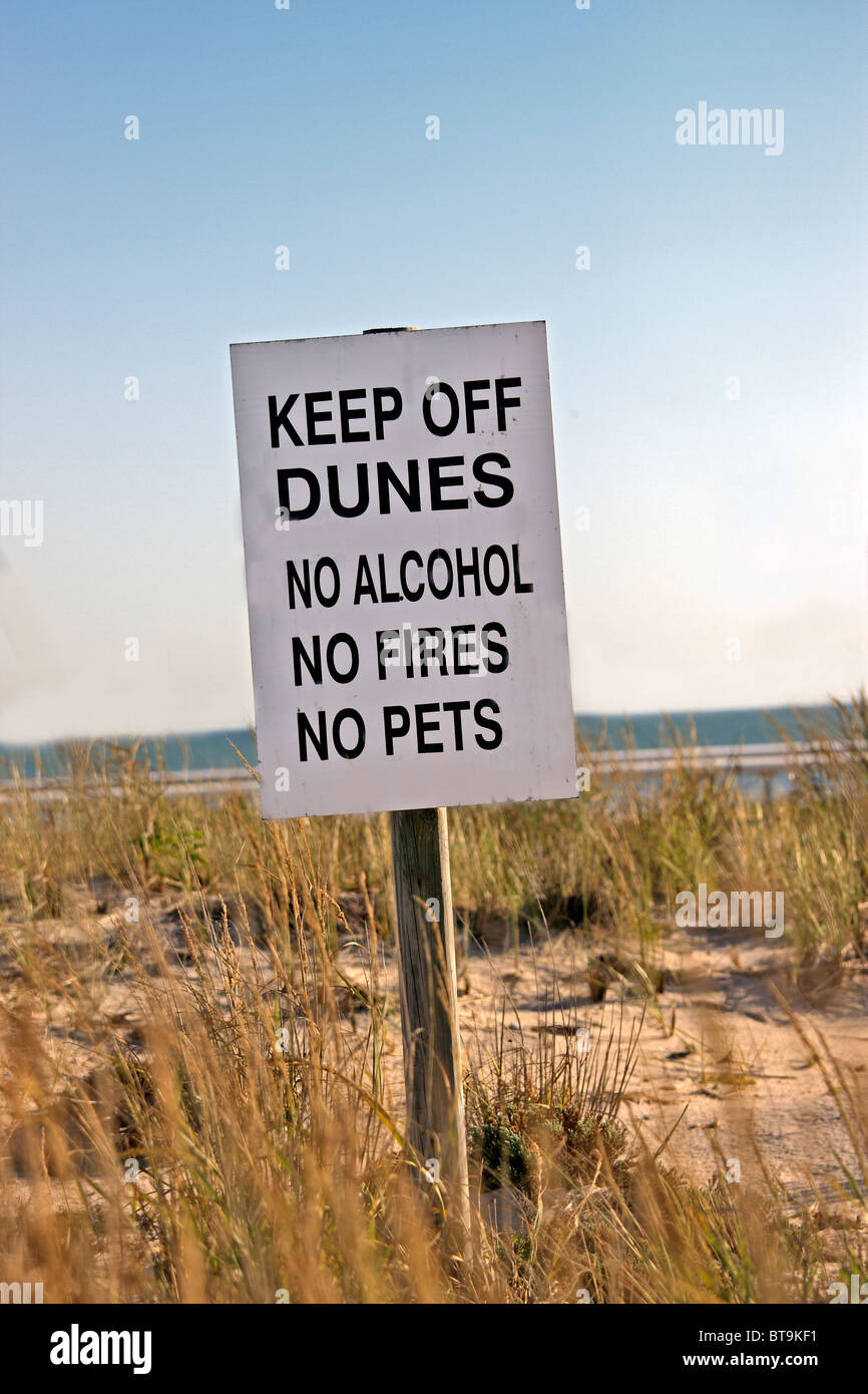 Beach rules and regulations sign hi-res stock photography and images ...