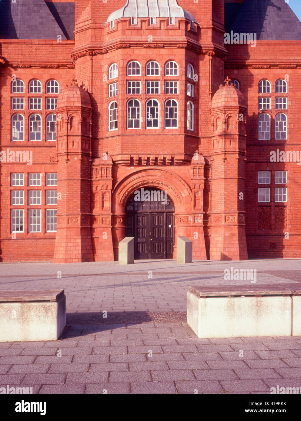 Pierhead building cardiff hi-res stock photography and images - Alamy