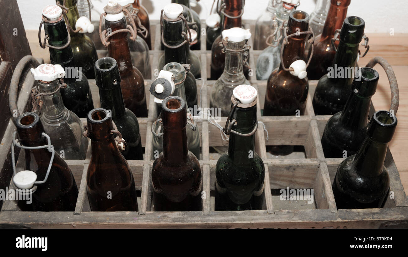 Old beverage crate hi-res stock photography and images - Alamy