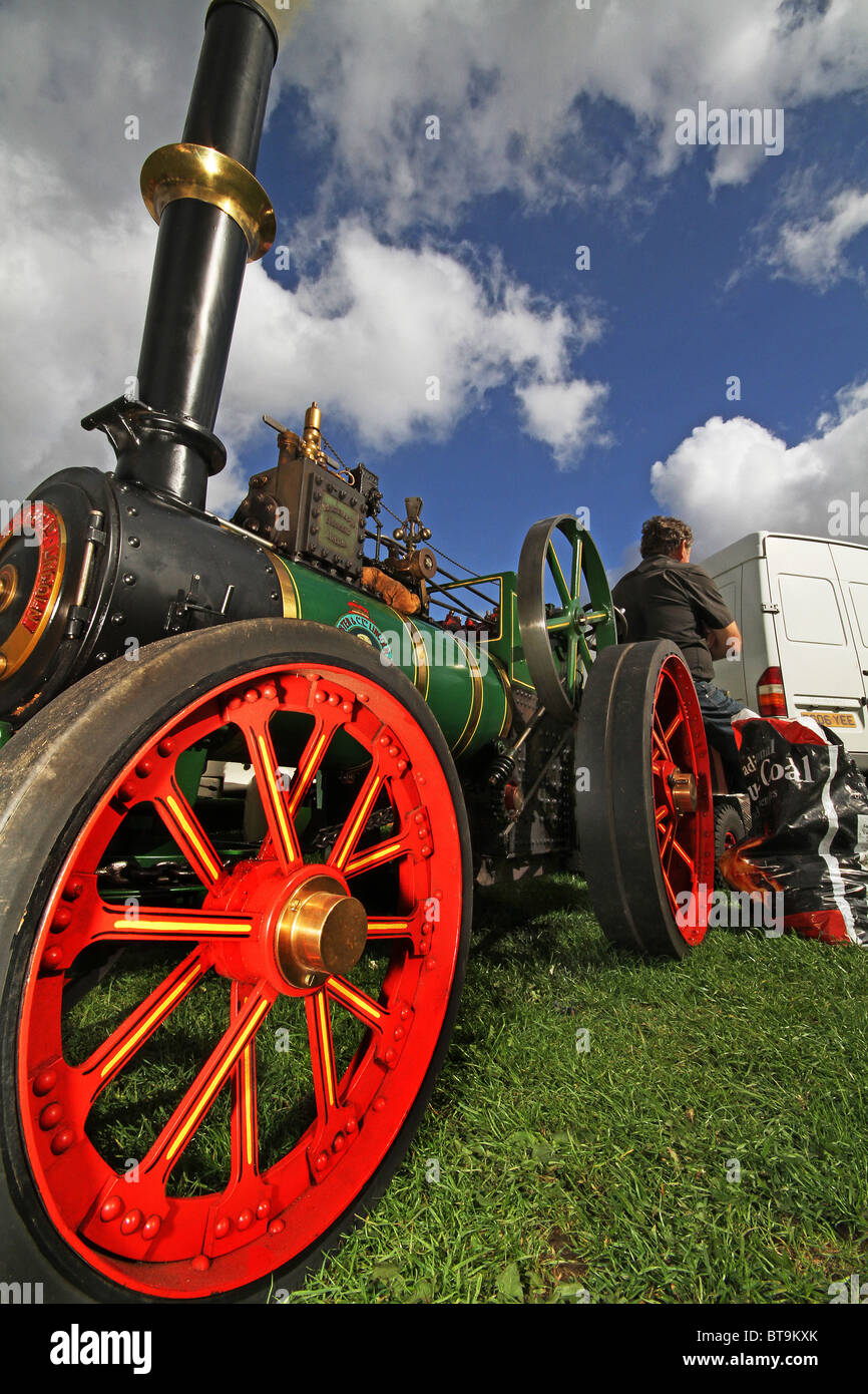 Scale engineering hi-res stock photography and images - Alamy