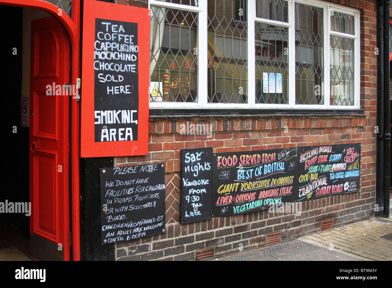 Fast food signs hi-res stock photography and images - Alamy