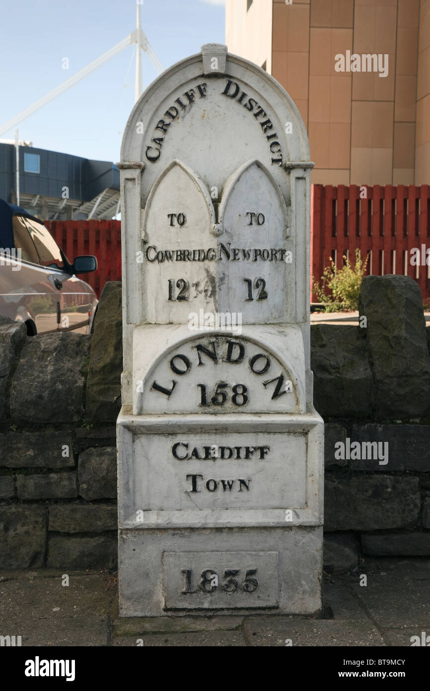 Old milestone milestones hi-res stock photography and images - Alamy