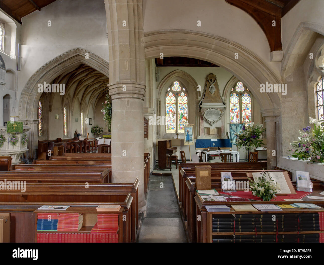 UrchFont, Wiltshire, Interior, St Michael and All Angels Stock Photo ...