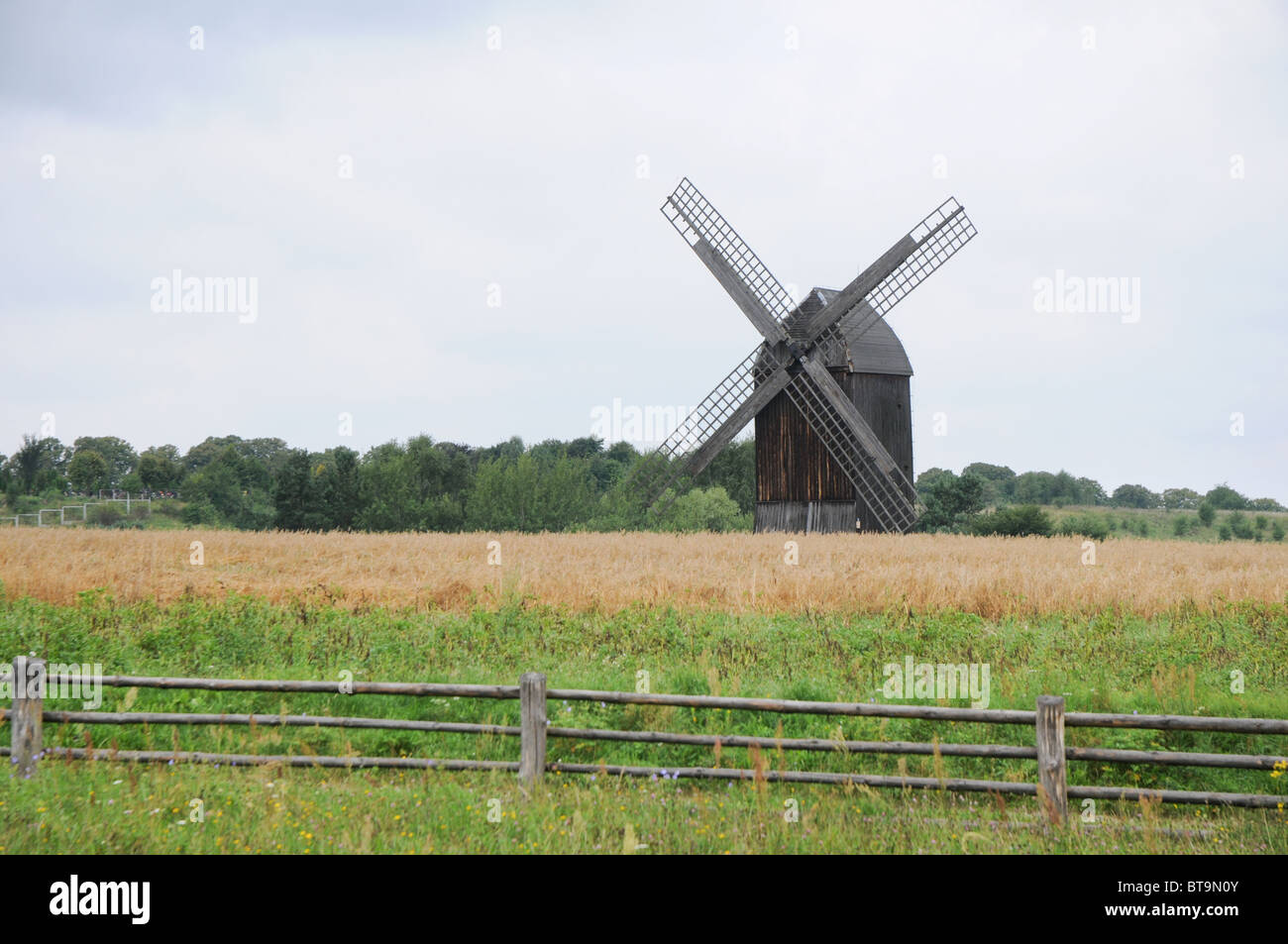 Original Post Mill from late 18th century (1773), The Folk Architecture ...