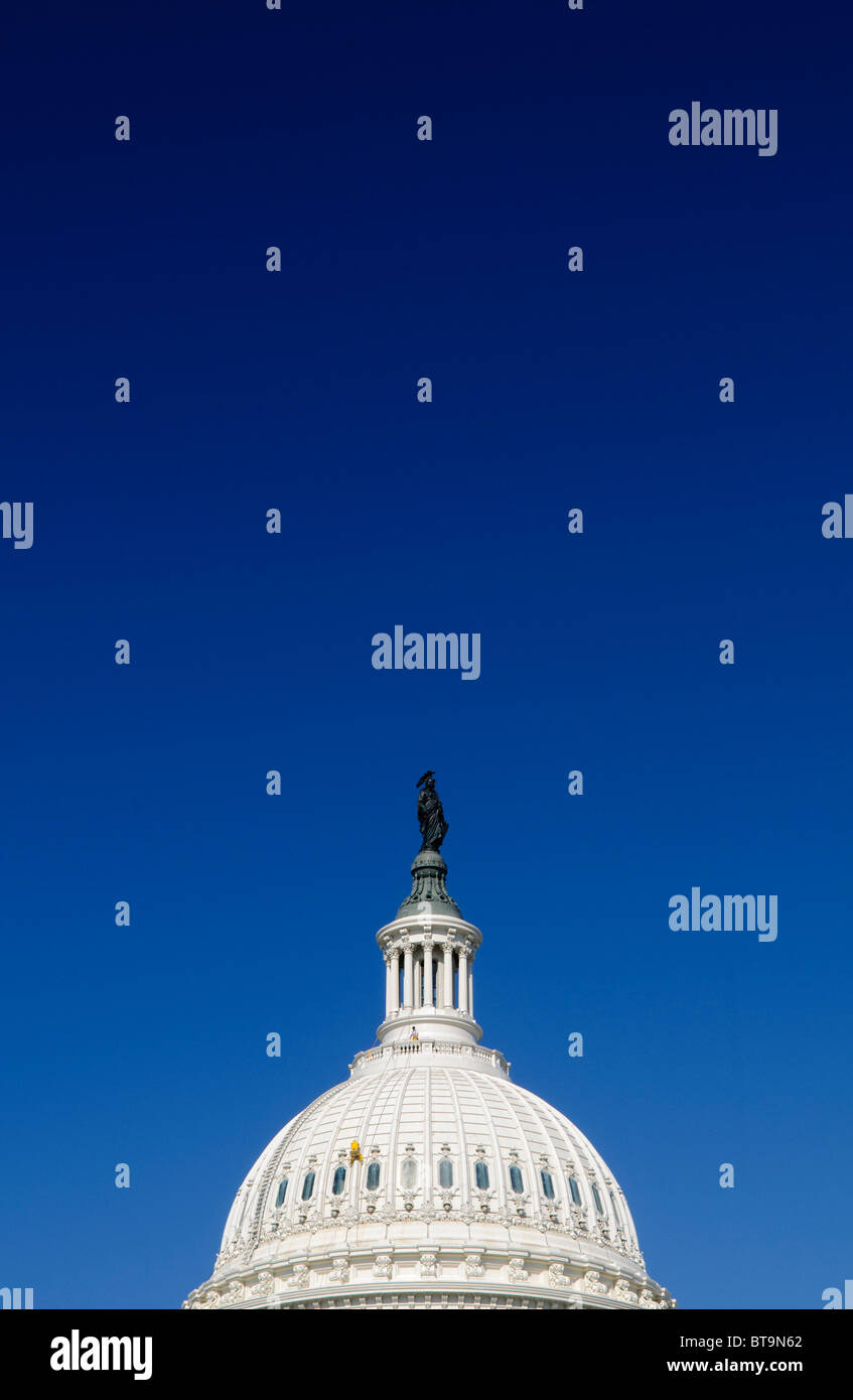 U s capitol building exterior statue hi-res stock photography and ...