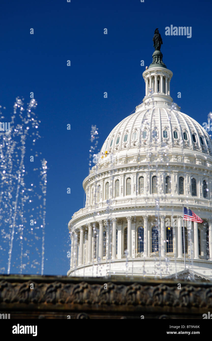 United States Capitol Dome Water Fountain Washington DC // WASHINGTON ...