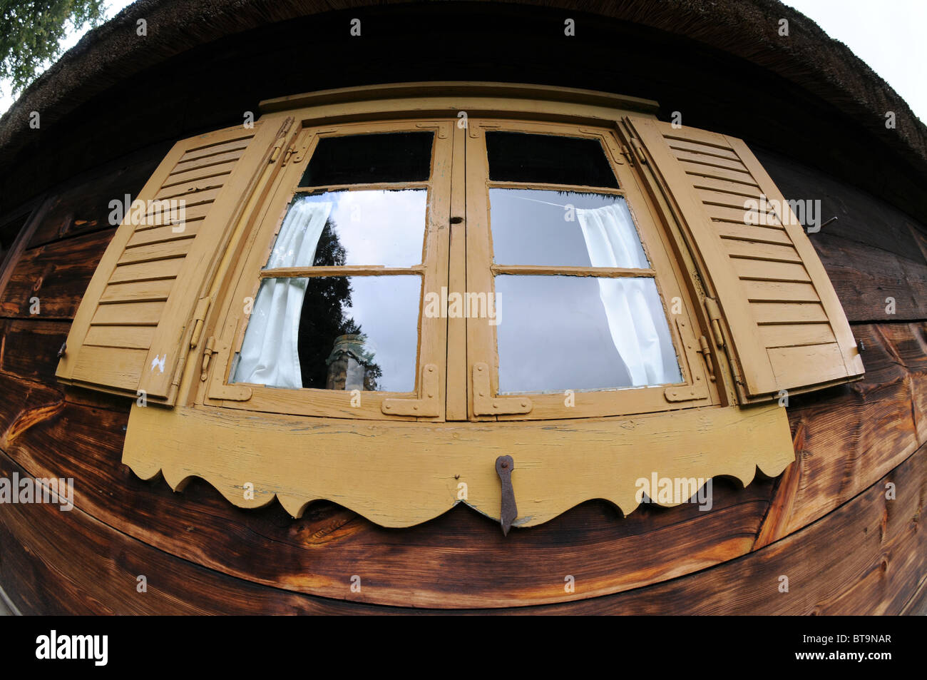 Homestead from Masuria region, hut with thatched roof and arcade ...
