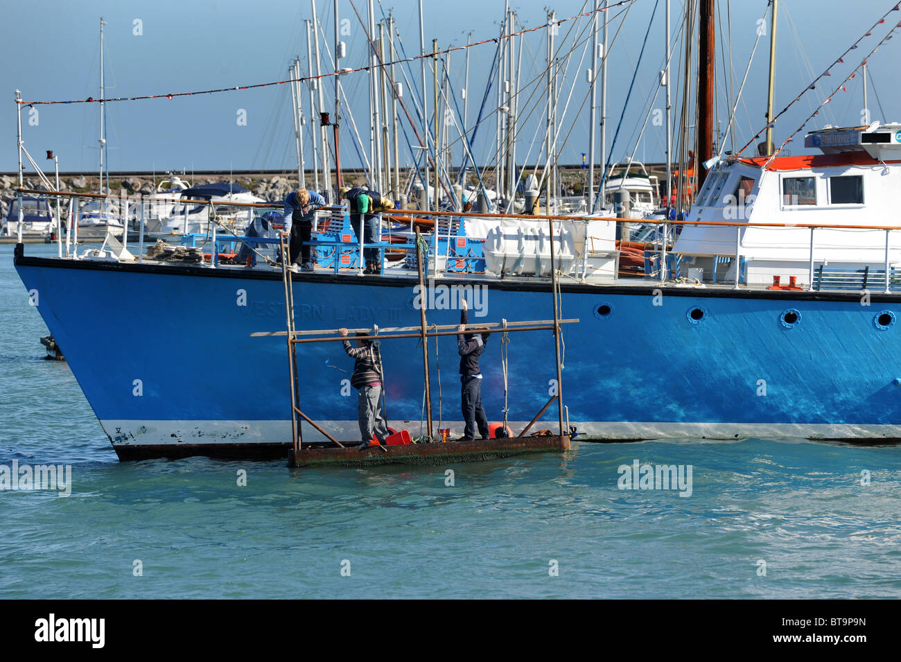 Floating work platform hi-res stock photography and images - Alamy
