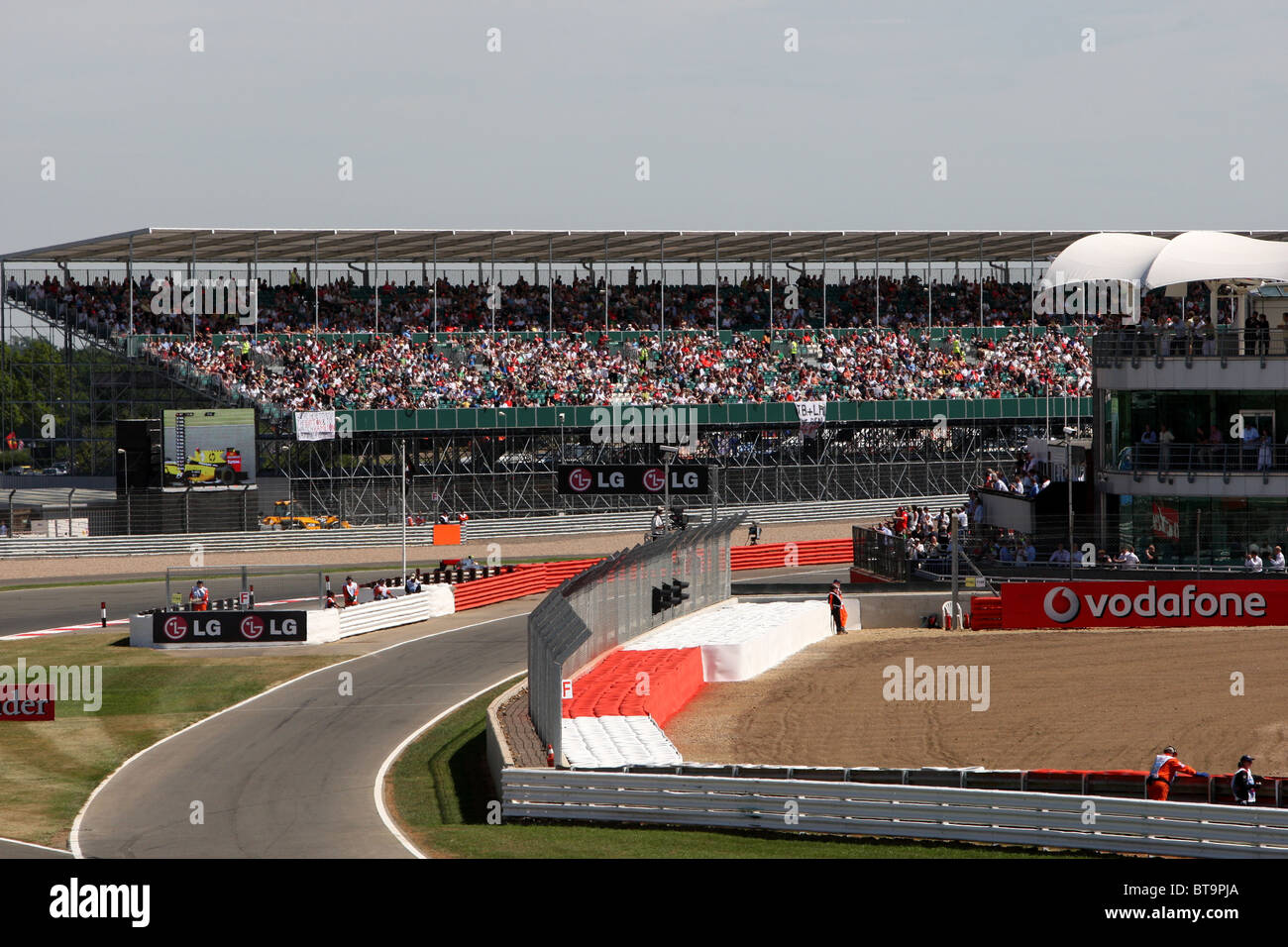Silverstone grand prix stands hi-res stock photography and images - Alamy