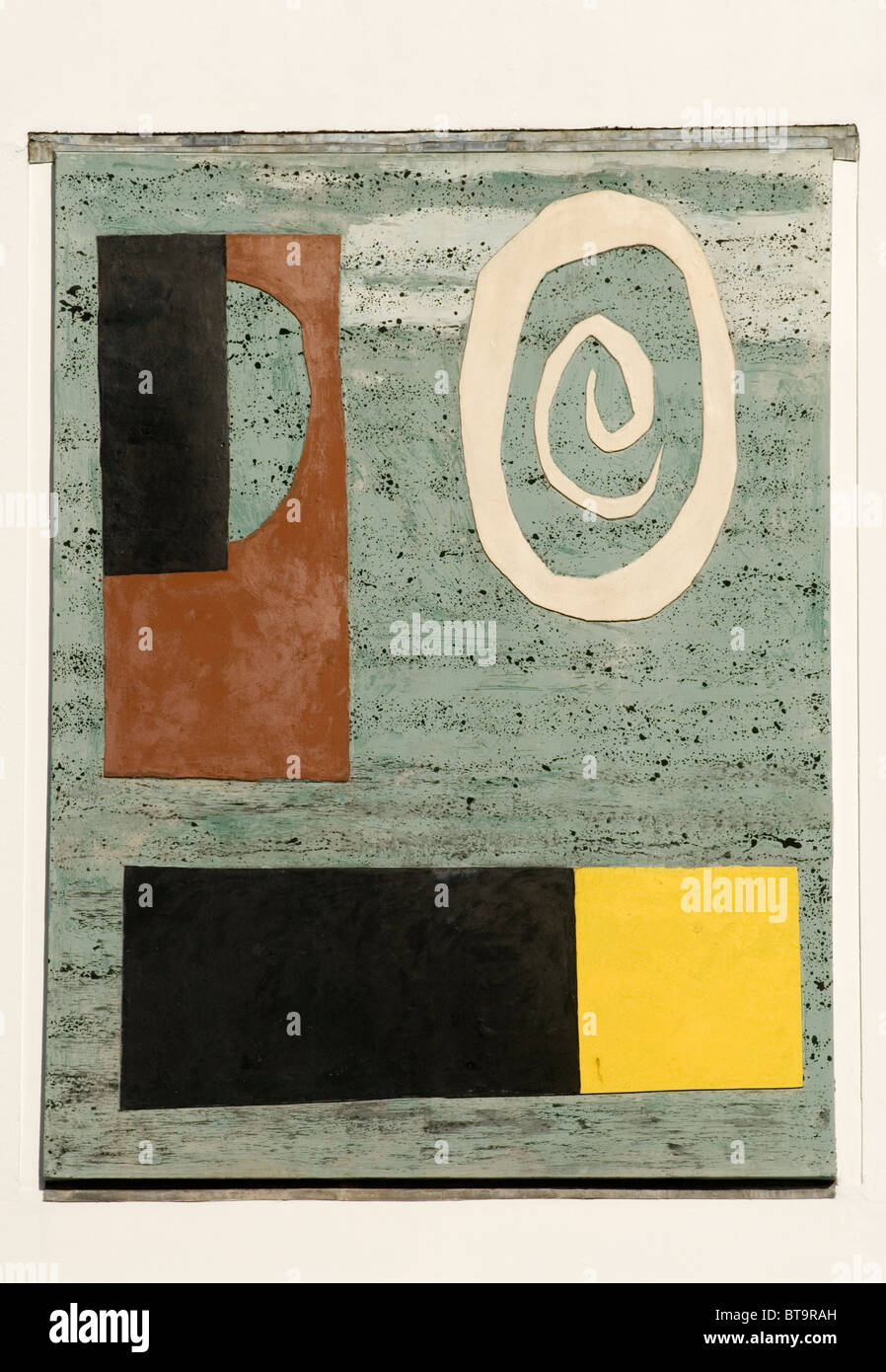 The John Piper Murals. The Piper Building a block of flats an apartment ...