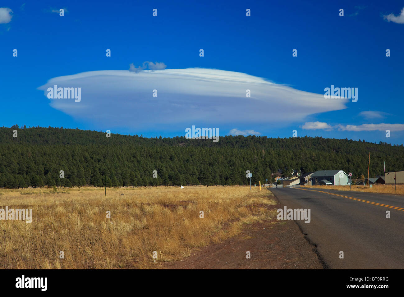 Cloud formed like a UFO on the historic Route 66, Antares, Kingman ...