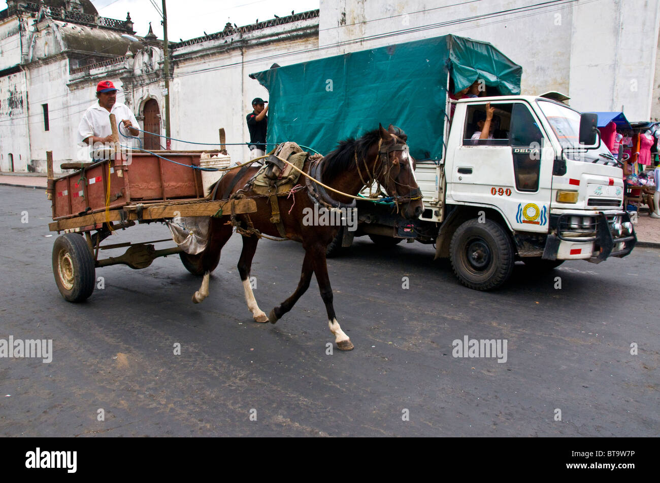 Street scene Horse carriage Leon Nicaragua Stock Photo - Alamy