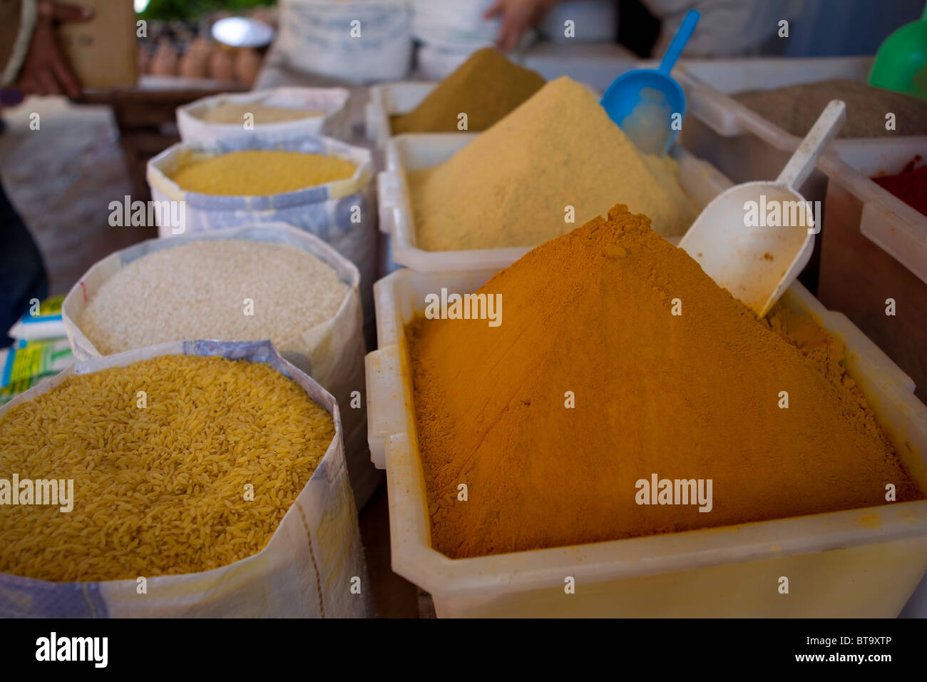 African market stall food hi-res stock photography and images - Alamy