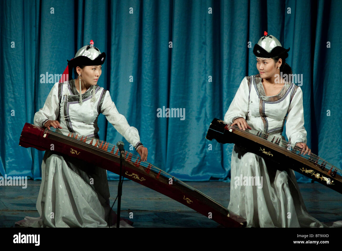 Traditional dance and song, Ulaan Baatar, Mongolia Stock Photo - Alamy