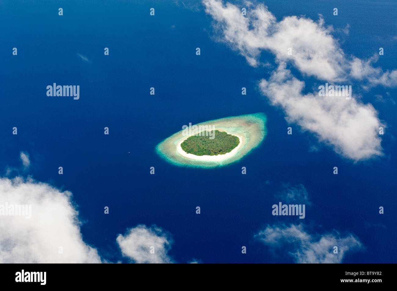 Aerial view Maldives island Stock Photo - Alamy