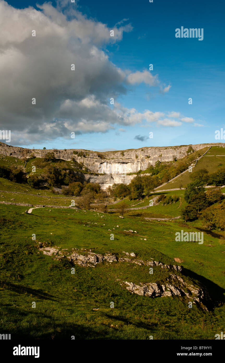 Malham Cove, North Yorkshire, United Kingdom Stock Photo - Alamy