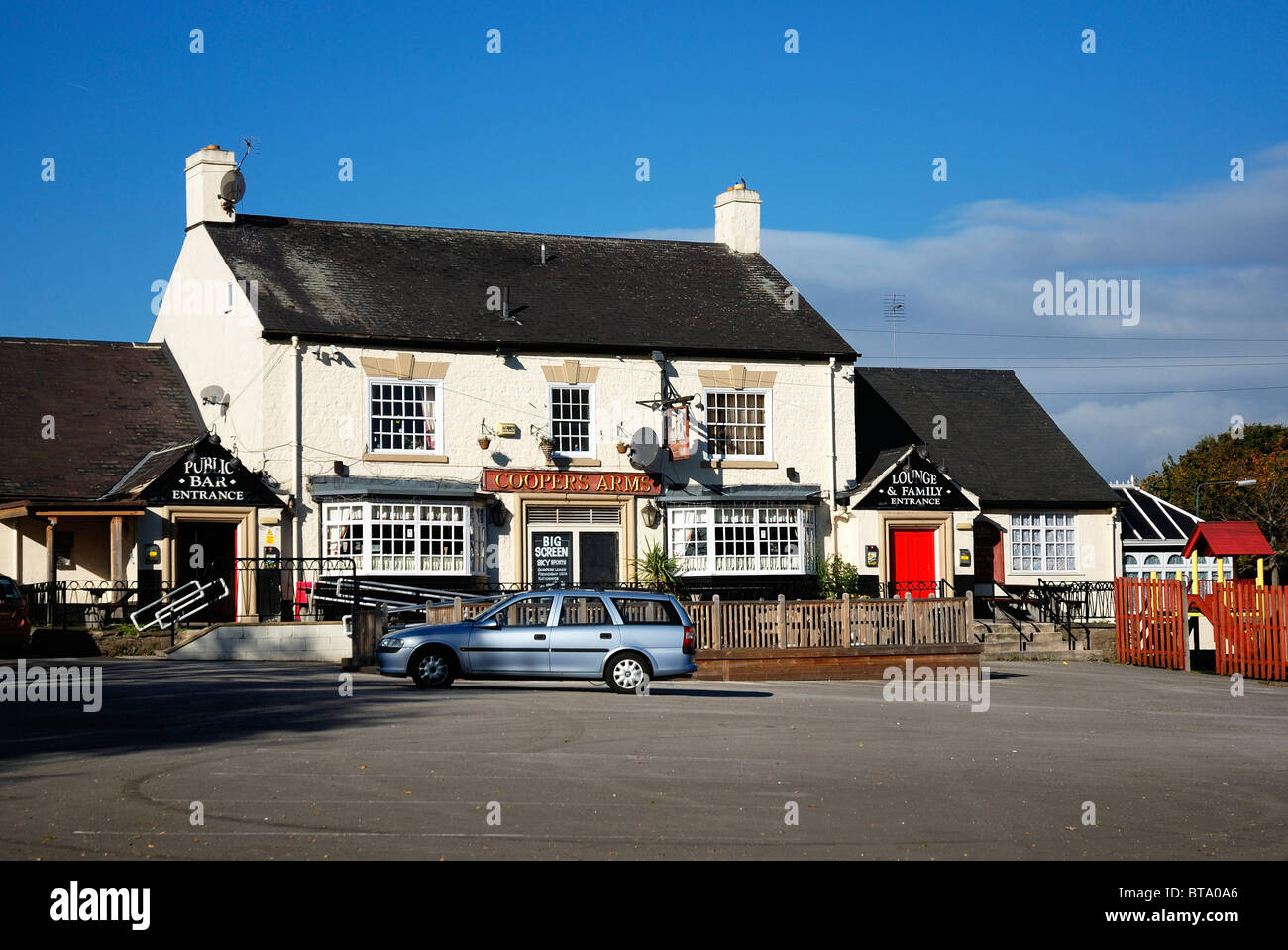 coopers arms public house bulwell nottingham england uk Stock Photo - Alamy
