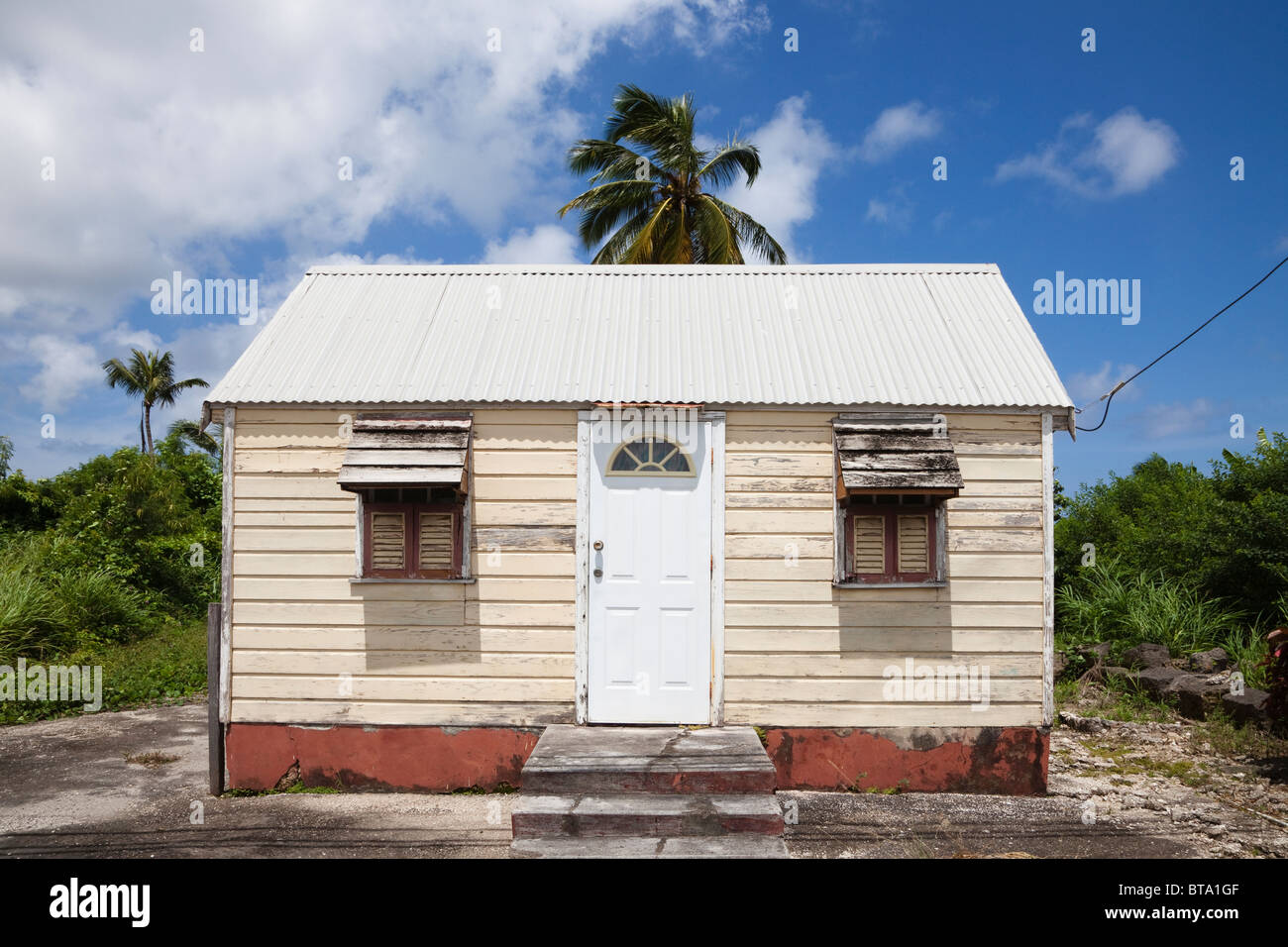Barbados traditional wooden house caribbean hi-res stock photography ...