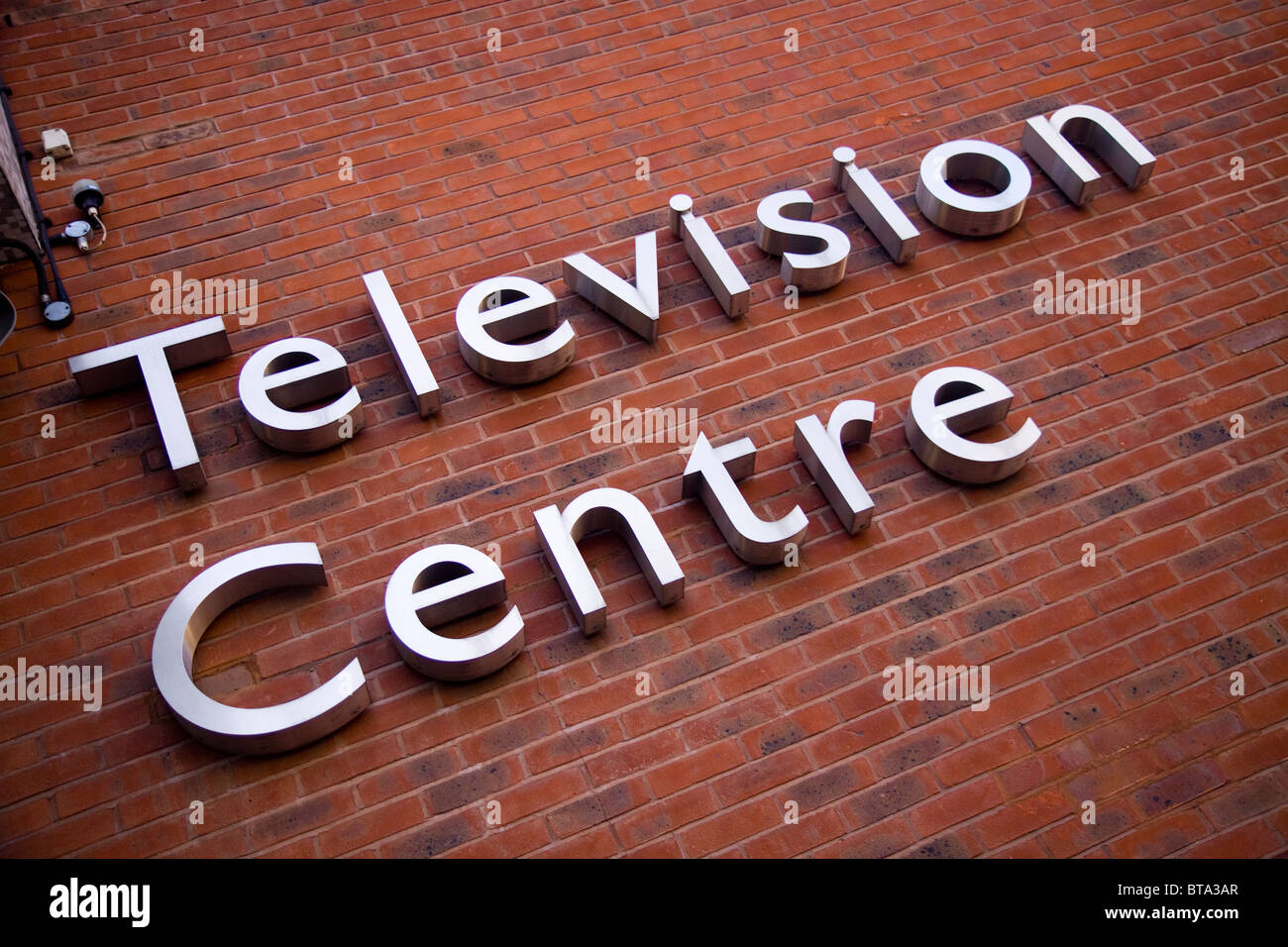 Bbc tv centre 1960 hi-res stock photography and images - Alamy