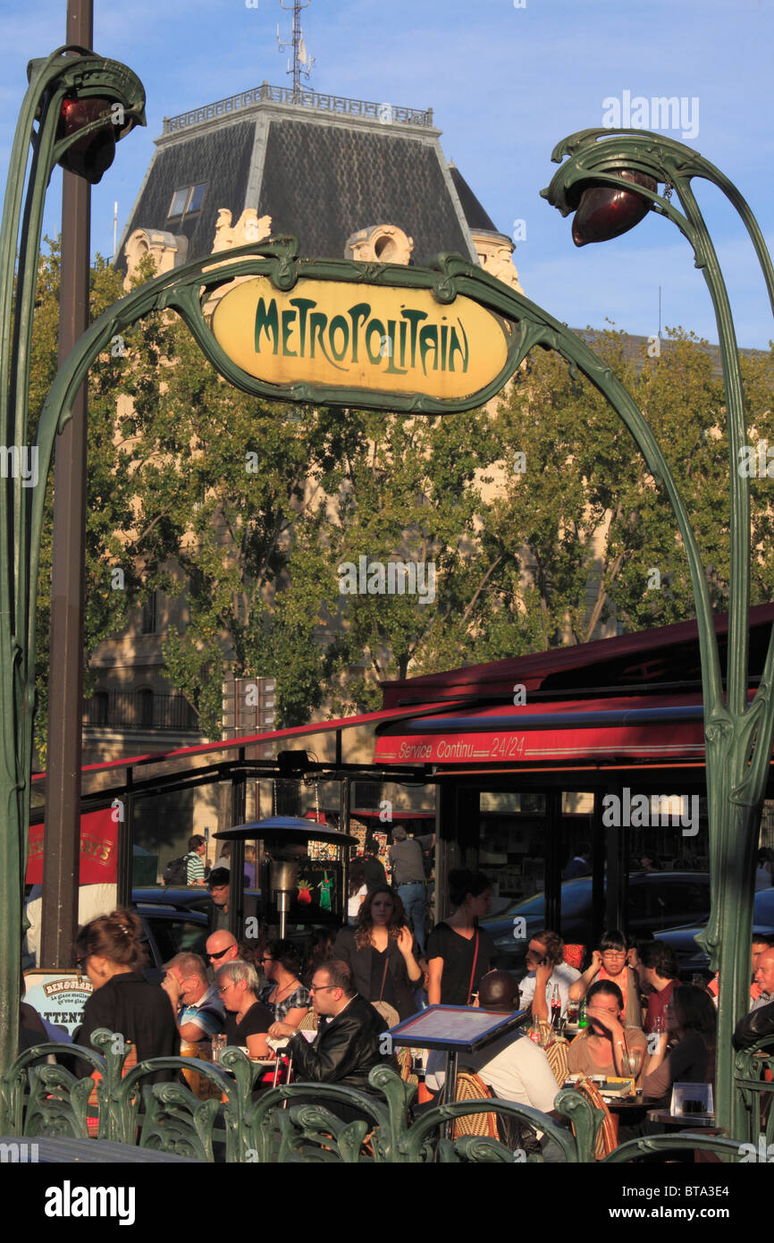 France, Paris, cafe, people, metro station sign, street scene Stock ...