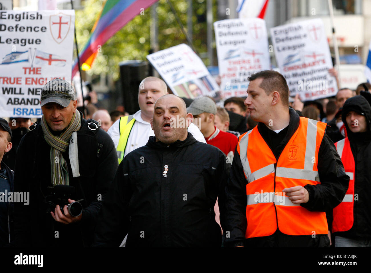 EDL "English Defence League" "Rabbi Shifren Stock Photo - Alamy