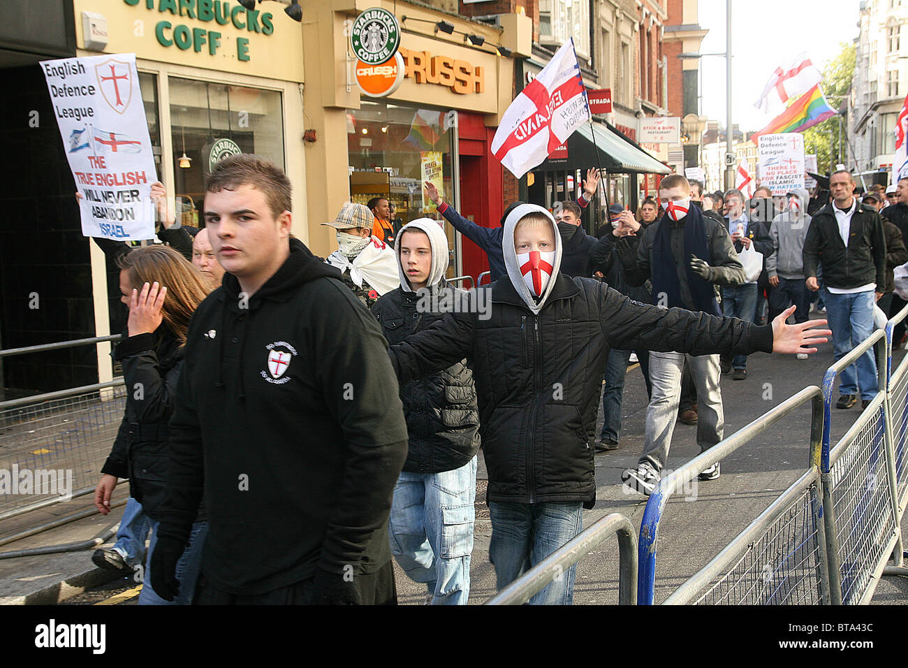 Rabbi Shifren joins EDL rally in London Stock Photo - Alamy
