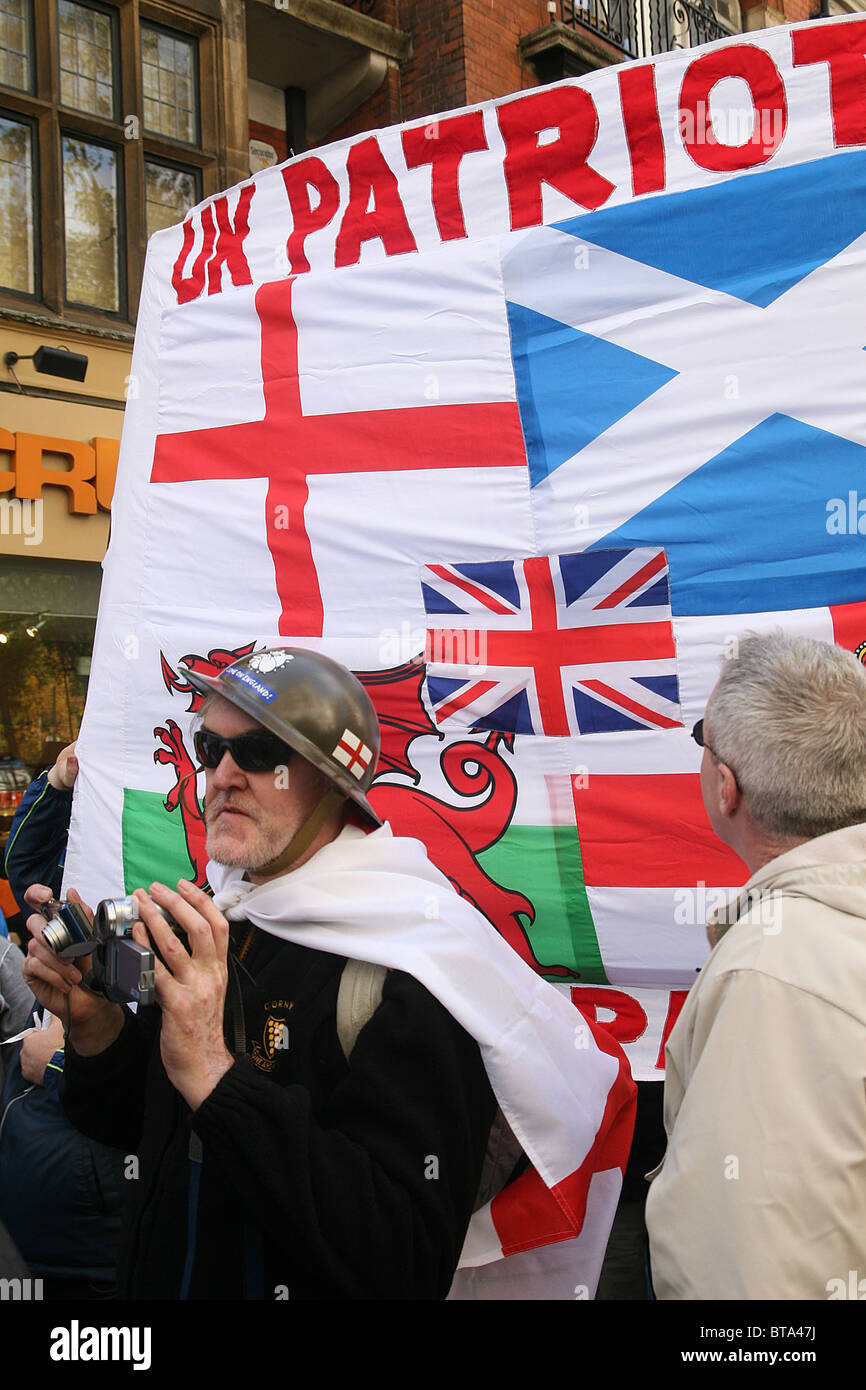 Rabbi Shifren joins EDL rally in London Stock Photo - Alamy