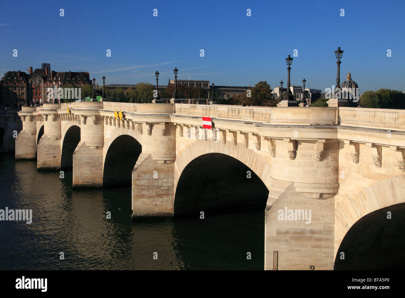 Pont neuf bridge hi-res stock photography and images - Alamy