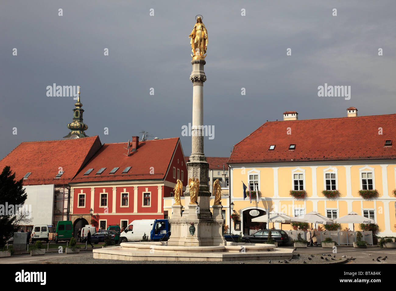 Croatia, Zagreb, Kaptol Square, Virgin Mary statue Stock Photo - Alamy
