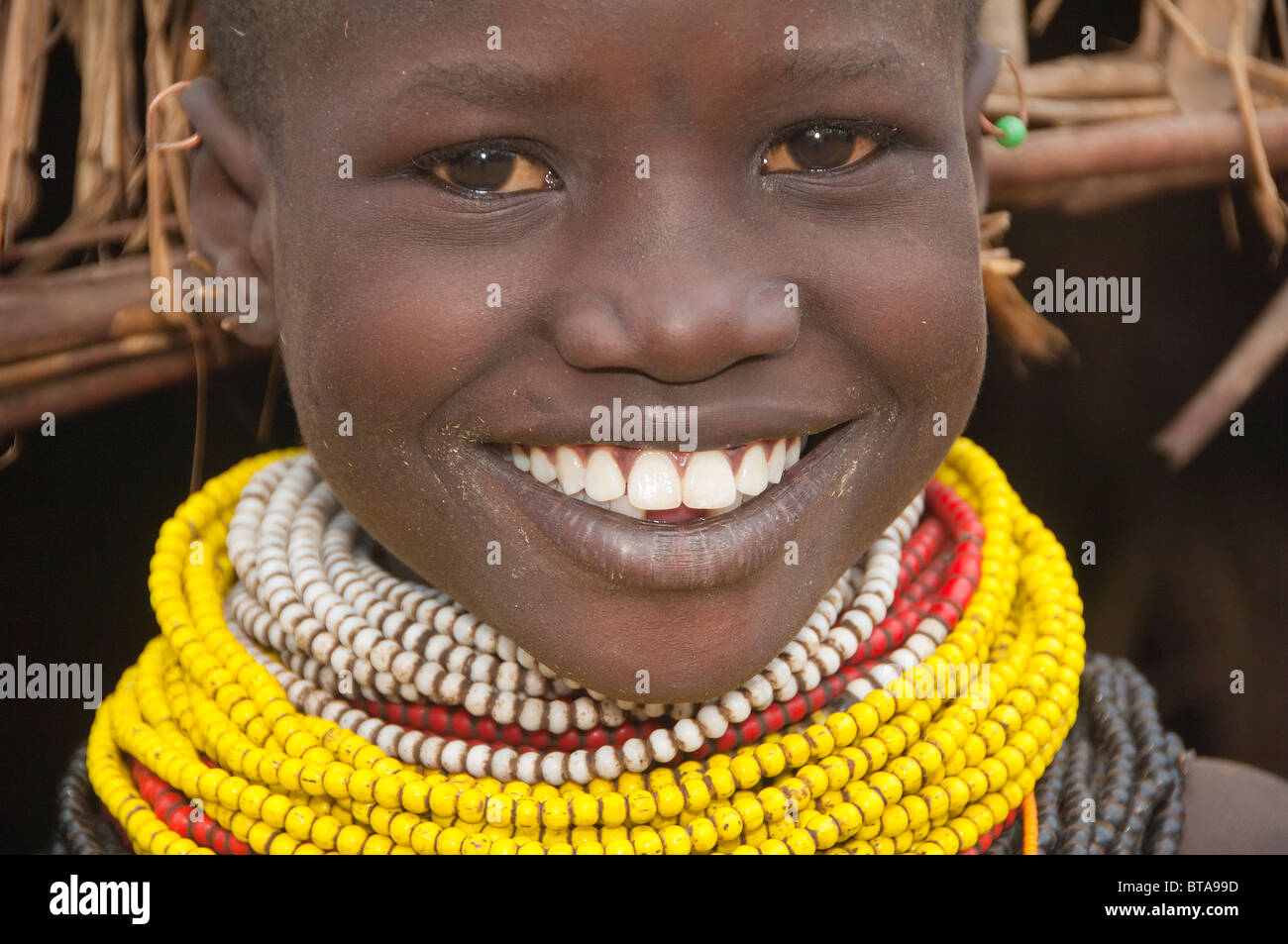 Life nyangatom tribe hi-res stock photography and images - Alamy