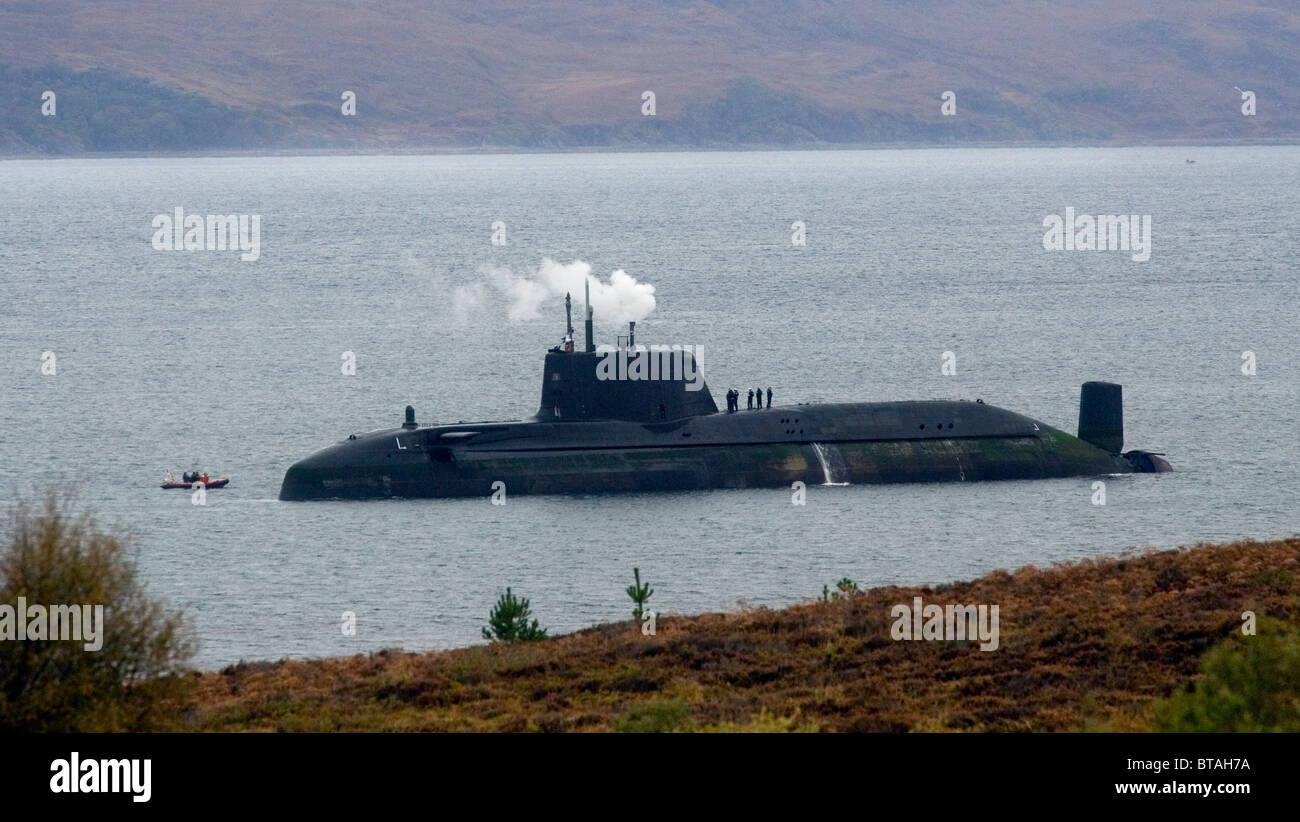 Hms astute stuck hi-res stock photography and images - Alamy