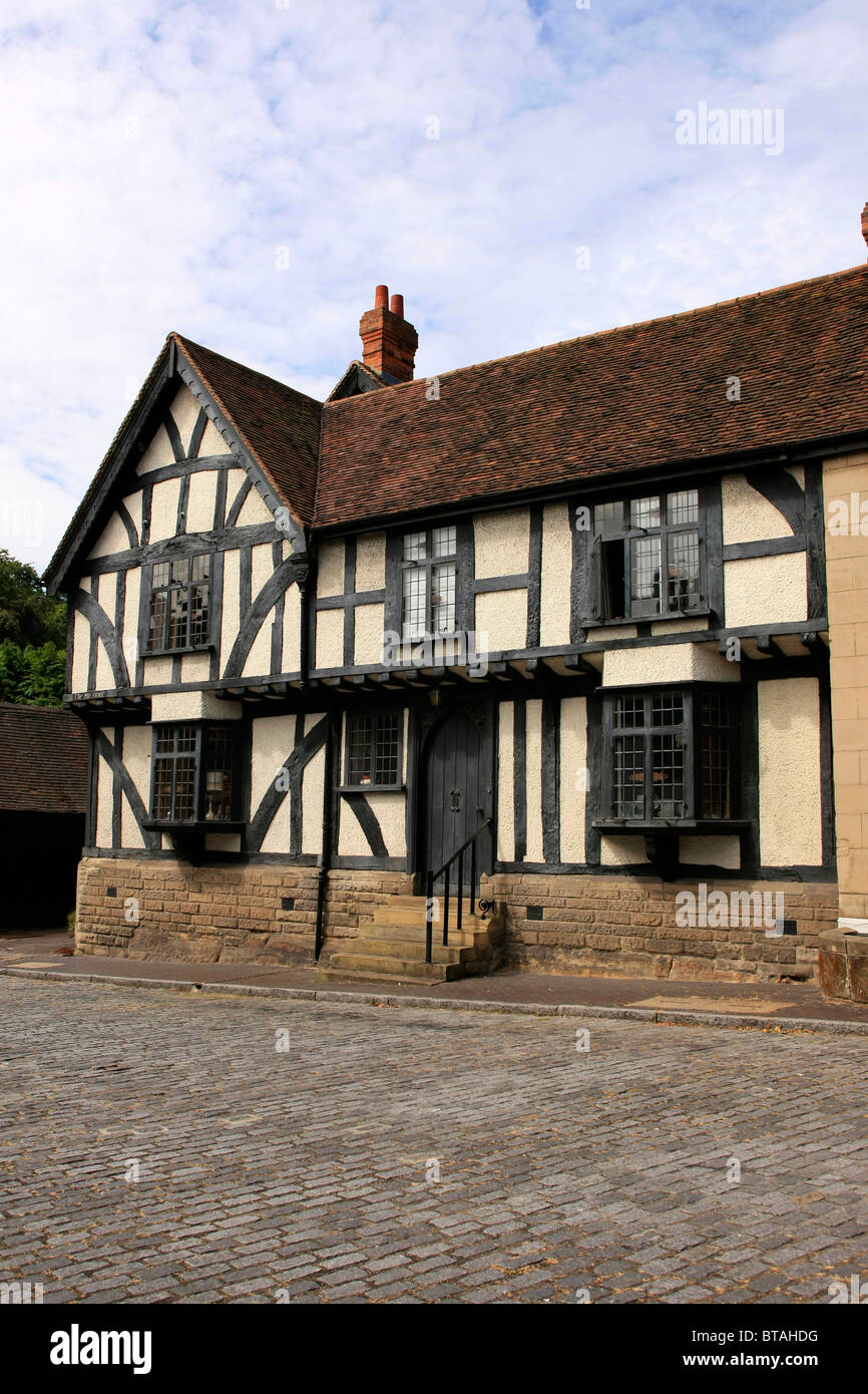 Medieval abode hi-res stock photography and images - Alamy