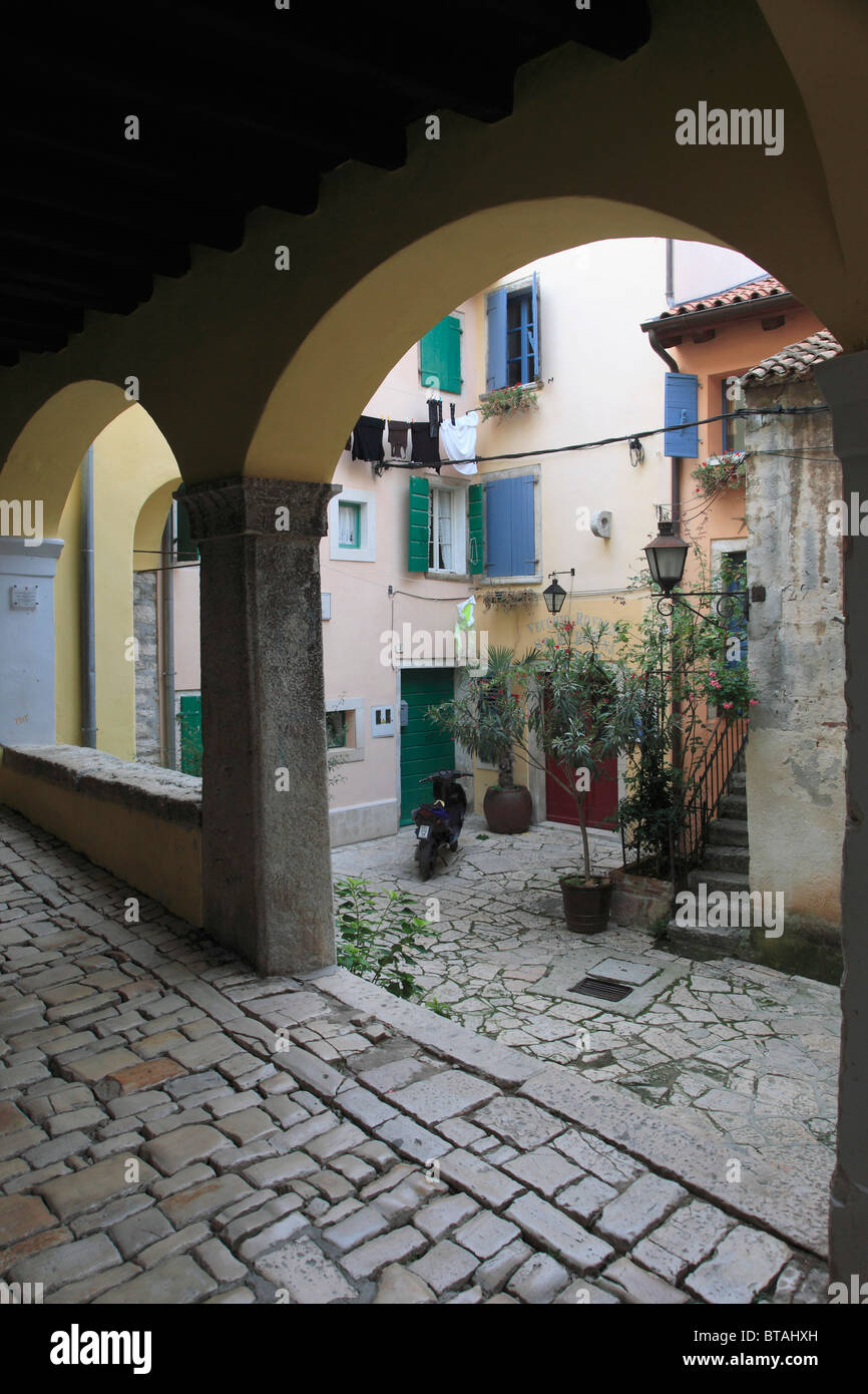 Old town street scene hi-res stock photography and images - Alamy