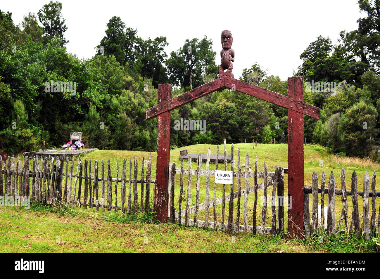 Old Maori Cemetery High Resolution Stock Photography and Images - Alamy