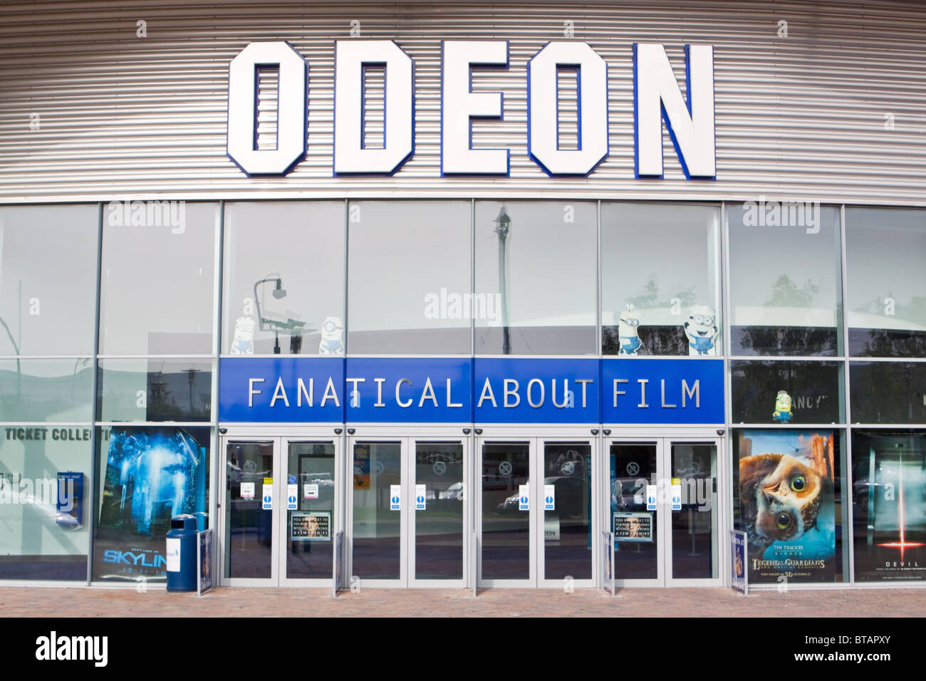 Odeon cinema odeon logo hi-res stock photography and images - Alamy