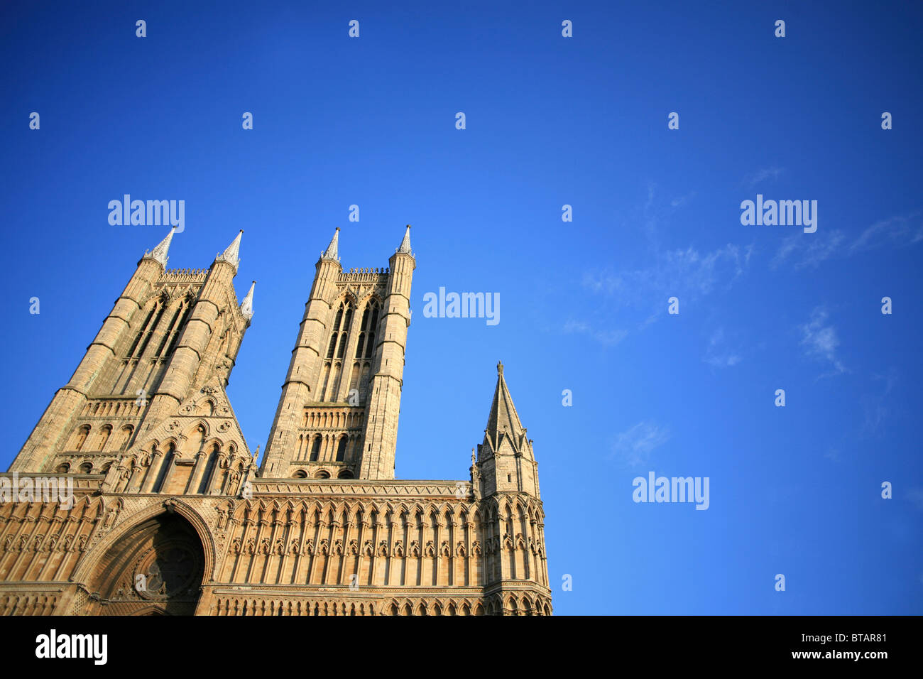 West front of lincoln cathedral hi-res stock photography and images - Alamy