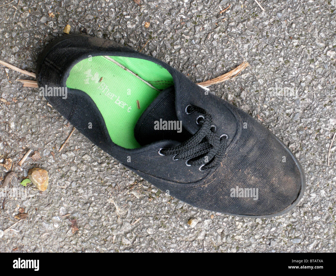 Discarded shoe hi-res stock photography and images - Alamy