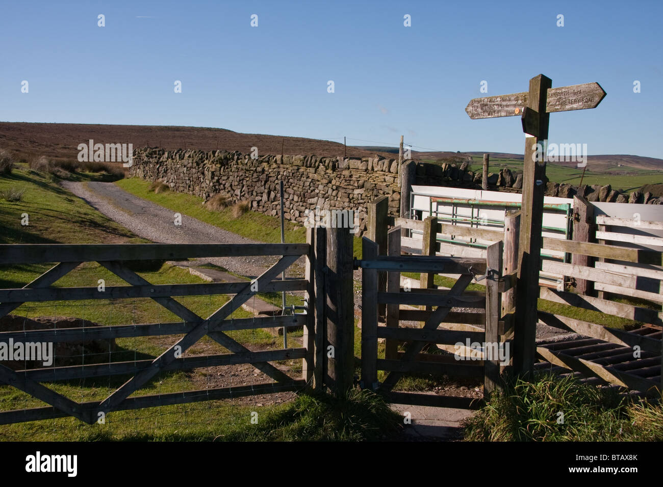 Penistone sign hi-res stock photography and images - Alamy