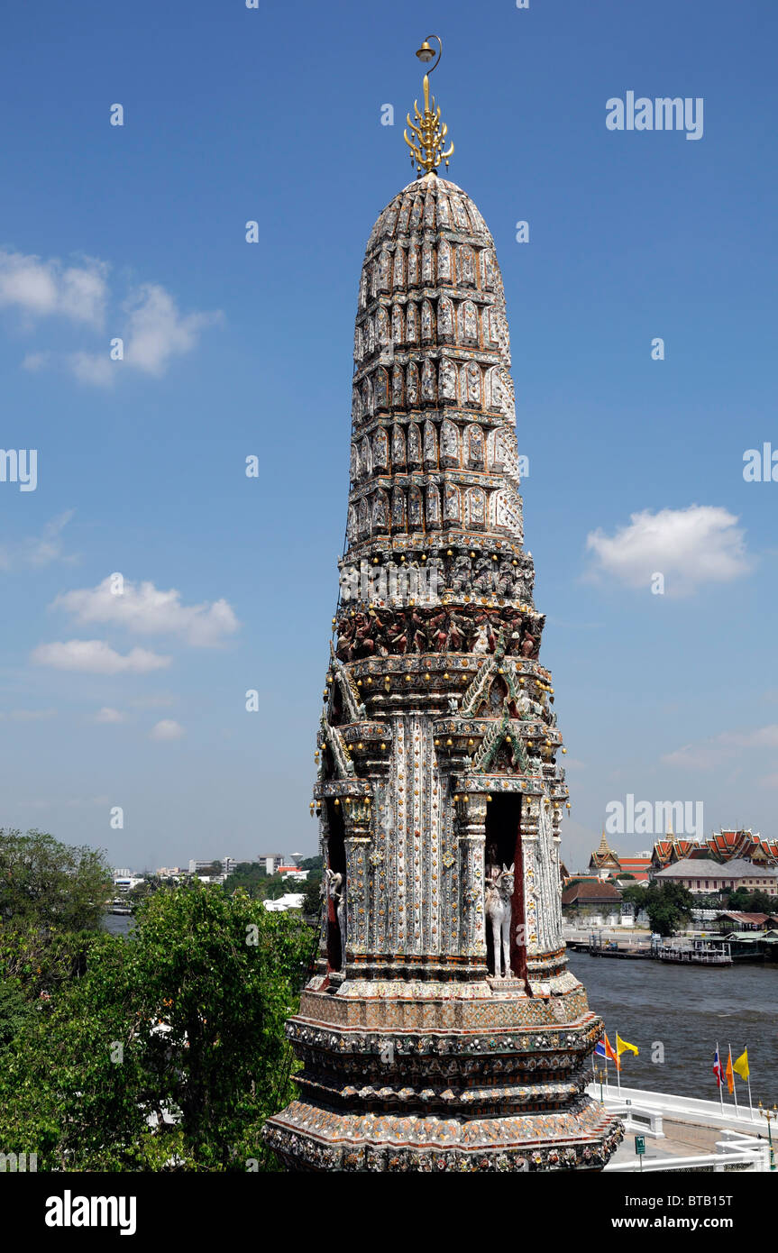 Wat Arun Temple of the dawn bangkok thailand ornate decoration prang ...