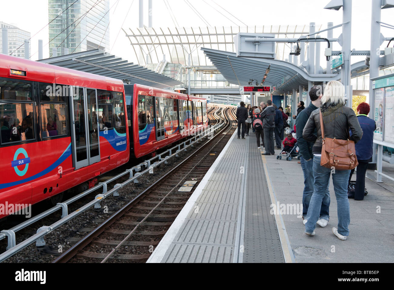 DLR - Docklands Light Railway - Poplar Station - London Stock Photo - Alamy