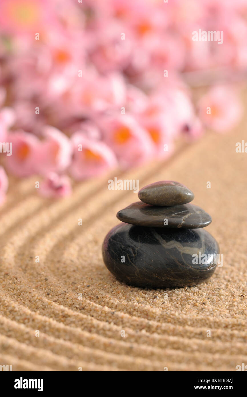 Japan zen garden in raked sand Stock Photo - Alamy
