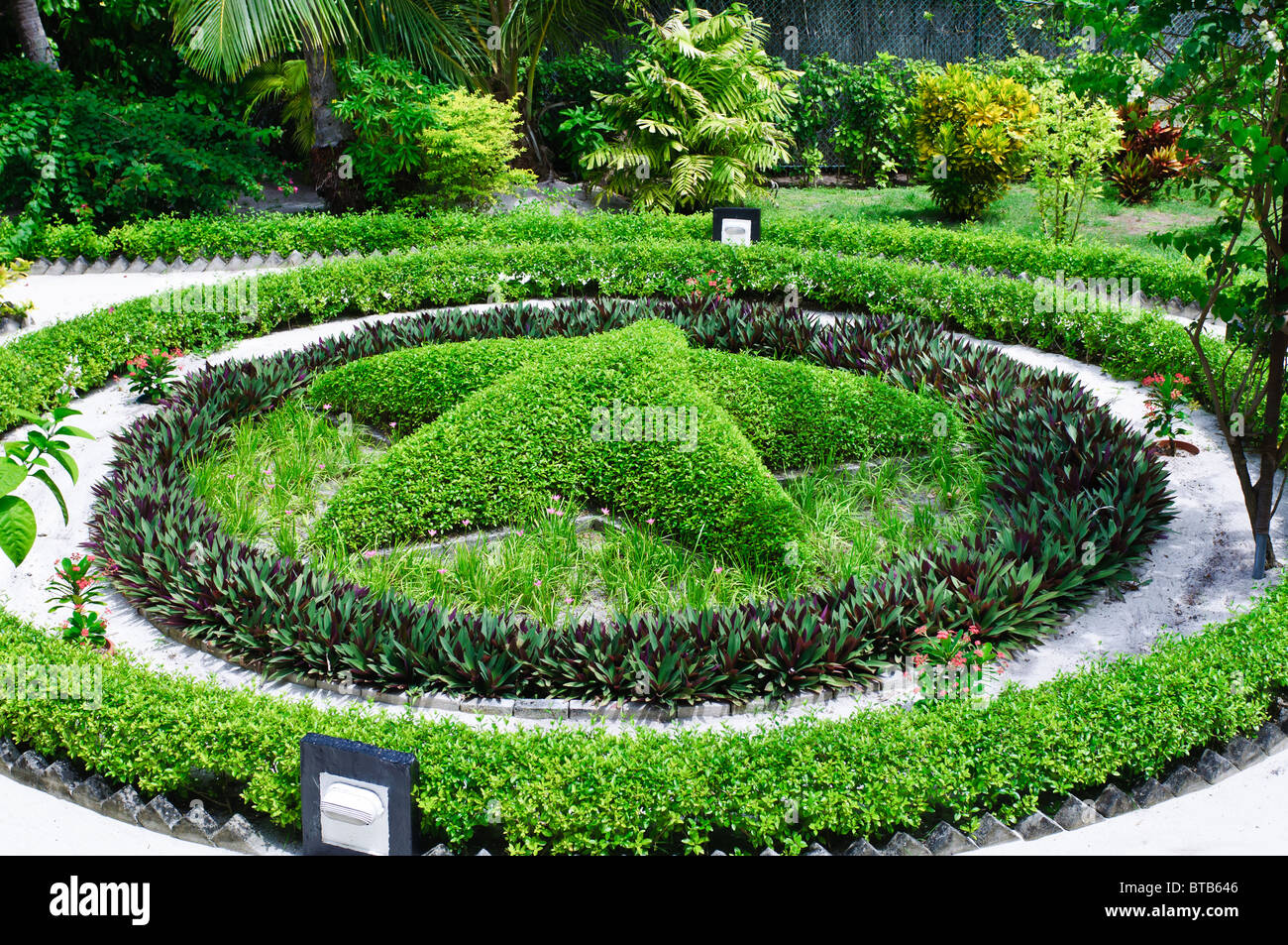 Ornamental shape hi-res stock photography and images - Alamy
