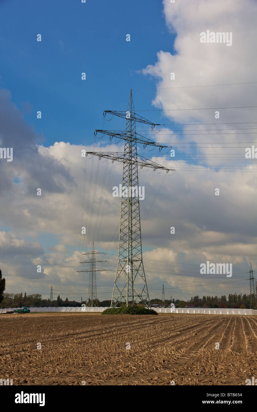 Power station with blue sky and raising clouds Stock Photo - Alamy