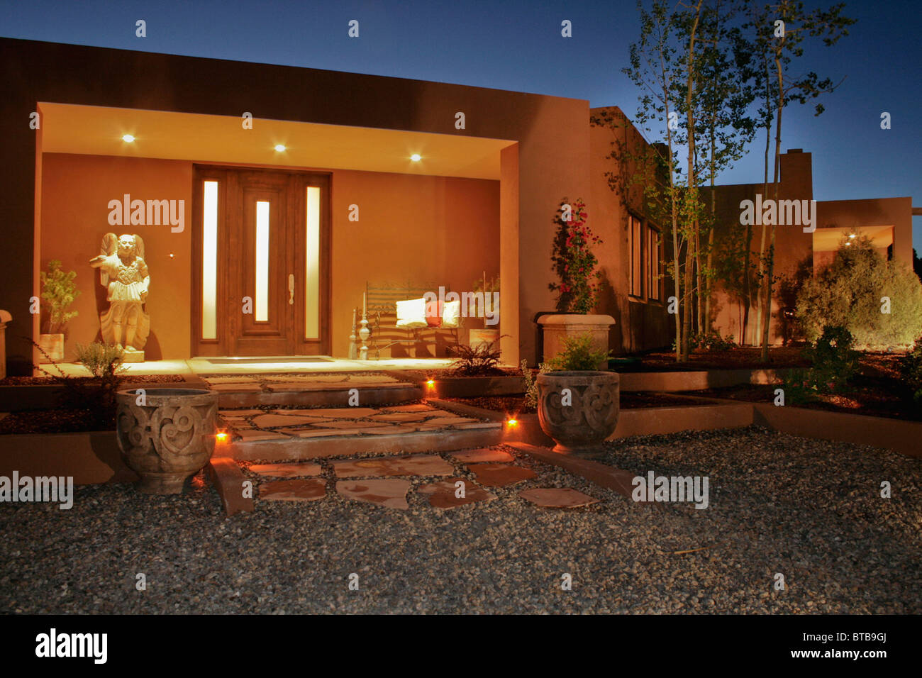 Ranch style home hi-res stock photography and images - Alamy