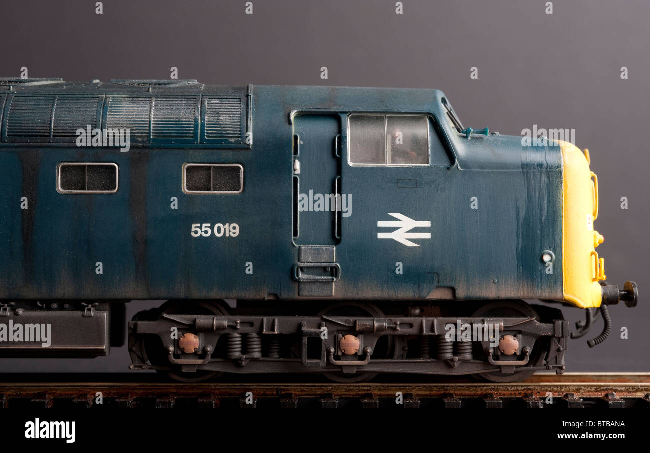Class 55 deltic diesel locomotive hi-res stock photography and images - Alamy