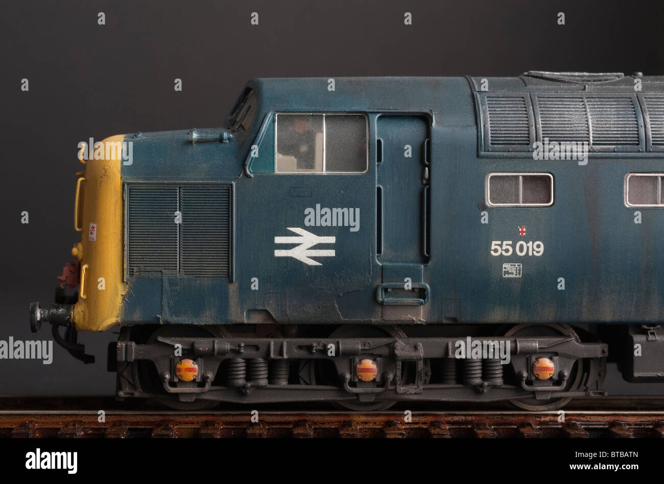 Class 55 Deltic Diesel Locomotive, Royal Highland Fusilier, BR Blue ...