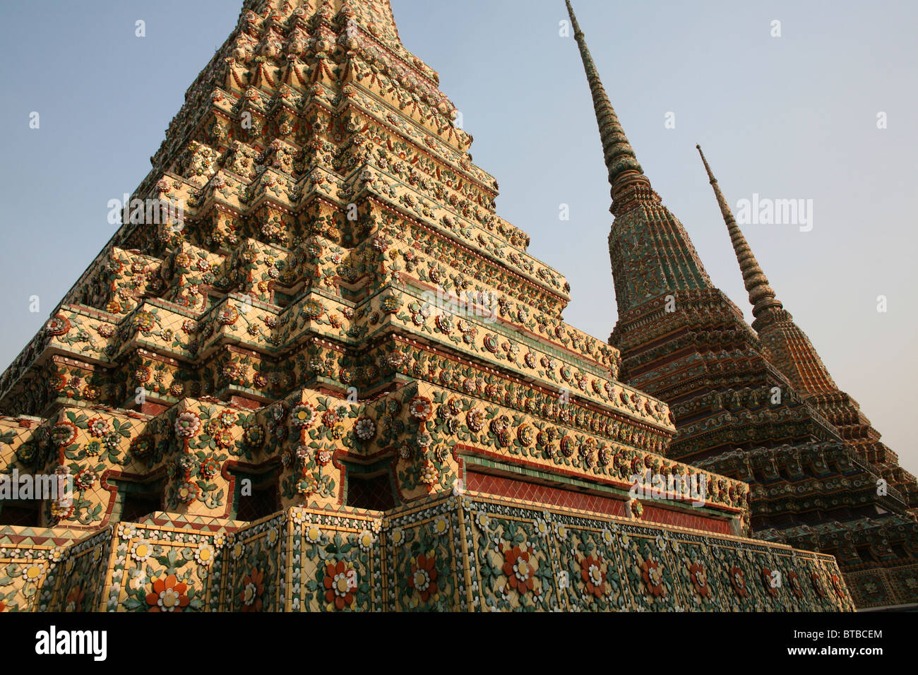 temple in bangkok Stock Photo - Alamy